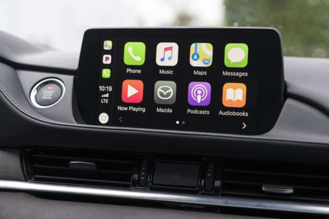 Apple CarPlay intègre enfin Google Maps et Waze