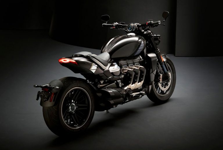 La dernière moto de Triumph embarque un 3 cylindres en ligne de 2.5L