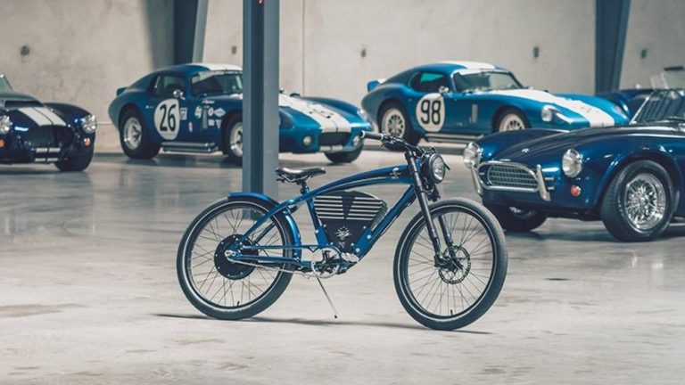 La Shelby Cobra est maintenant un vélo électrique au style néo-rétro